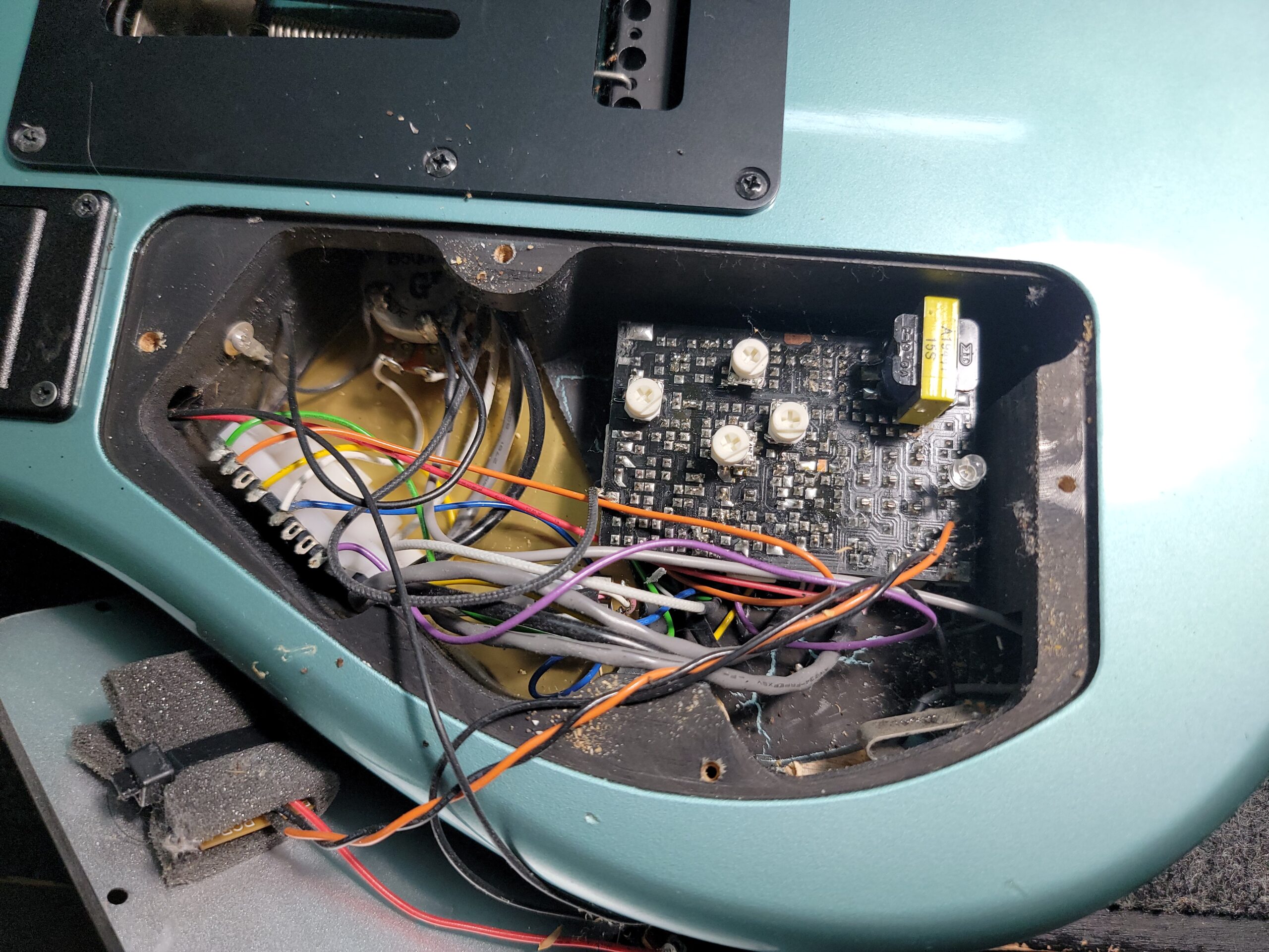 Fernandes / NTG-YOU – ミニスイッチ交換・配線・クリーニング - ZEEK Guitars