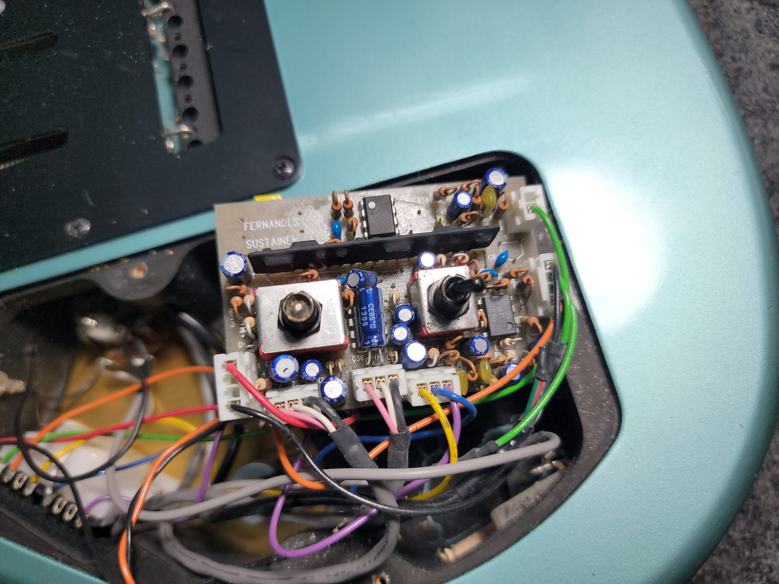 Fernandes / NTG-YOU – ミニスイッチ交換・配線・クリーニング - ZEEK Guitars