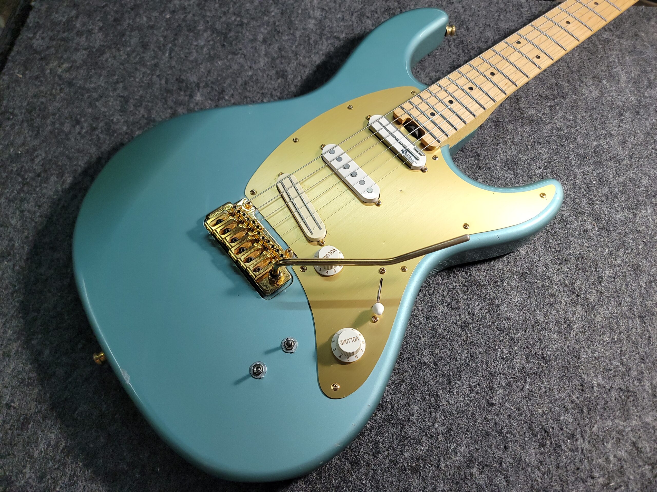 Fernandes / NTG-YOU – ミニスイッチ交換・配線・クリーニング - ZEEK Guitars